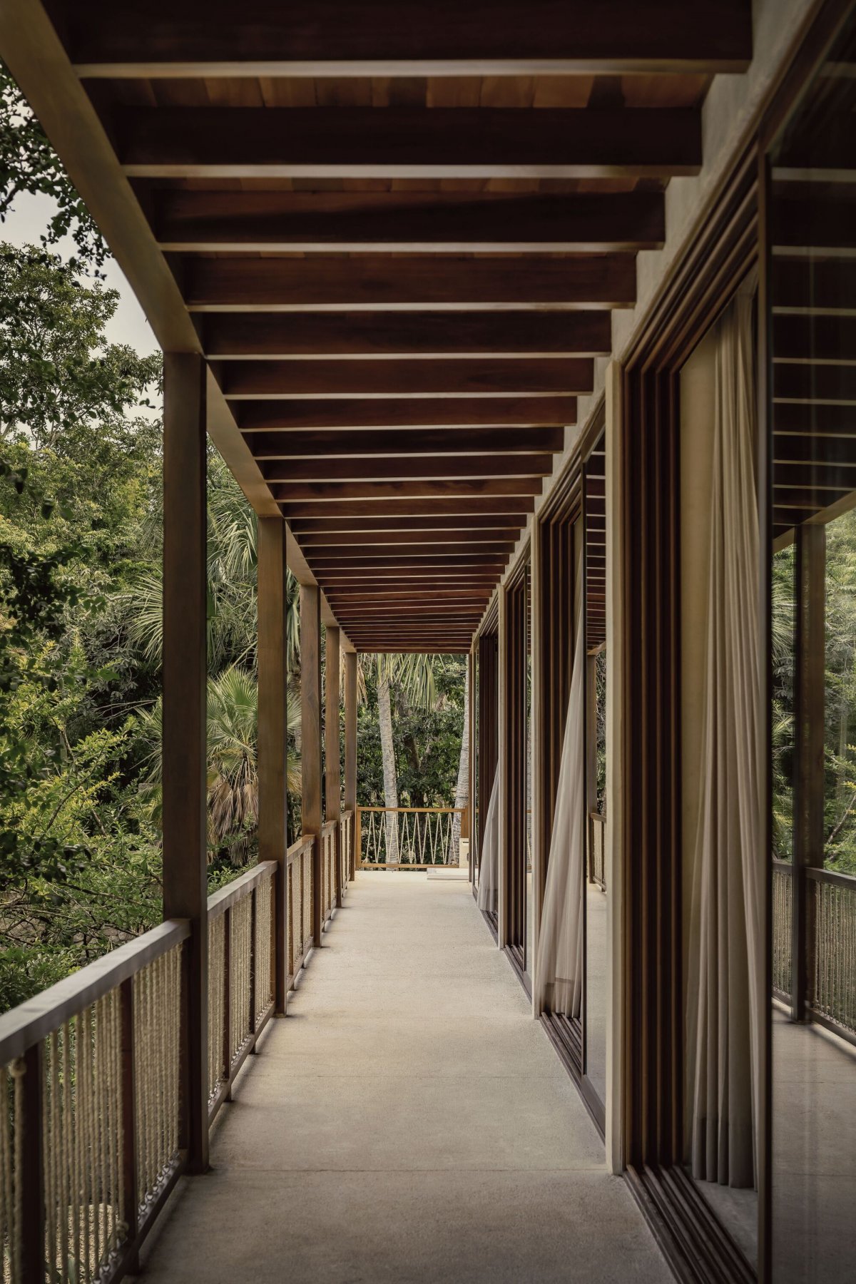 YinjiSpace - Jaque Studio x Tropical House